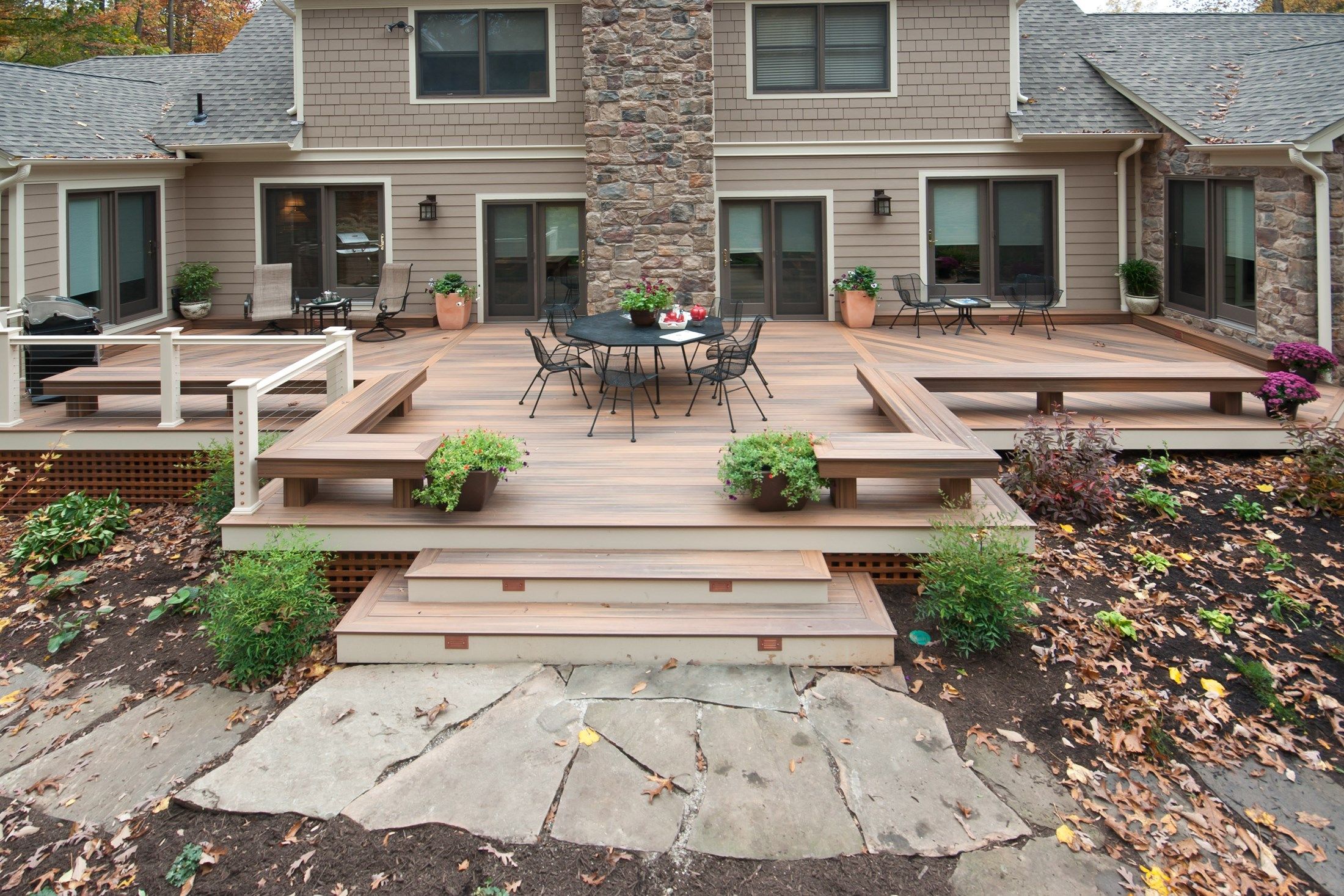 Top 10 Tips For Designing And Building A Great Deck - FotoLog
