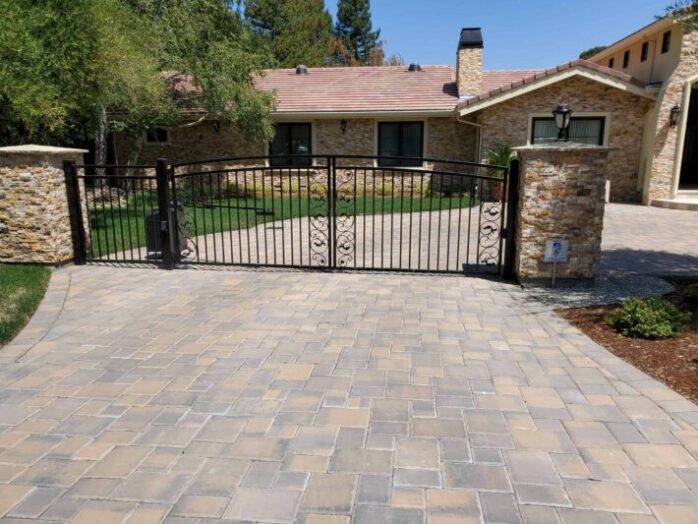 Different Types of Driveway Gates & How to Choose the Right One - FotoLog