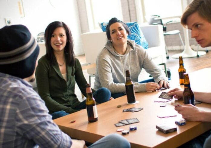 7 Tips for Hosting a Poker Night at Your House - FotoLog