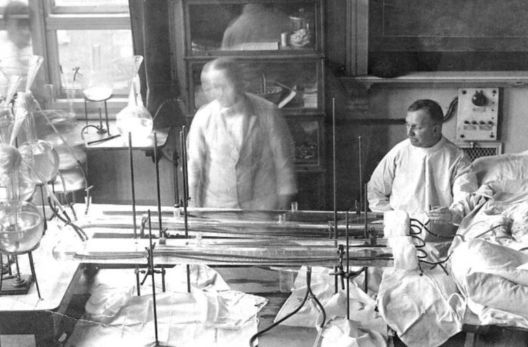 6 Major Healthcare Breakthroughs in the Last 100 Years - FotoLog