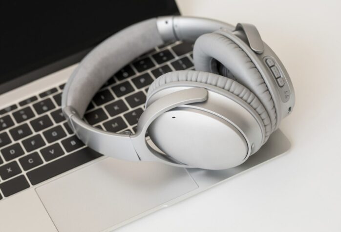 A Step-By-Step Guide to Choosing Headphones - FotoLog