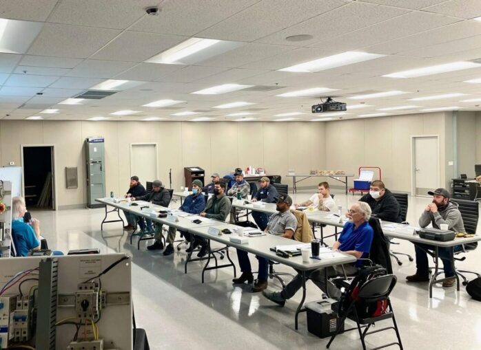 NFPA 70E Training for Electricians: Skills for a Safer Tomorrow - FotoLog