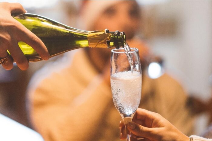 A Sparkling Toast: The Art of Serving Sparkling Wine - FotoLog